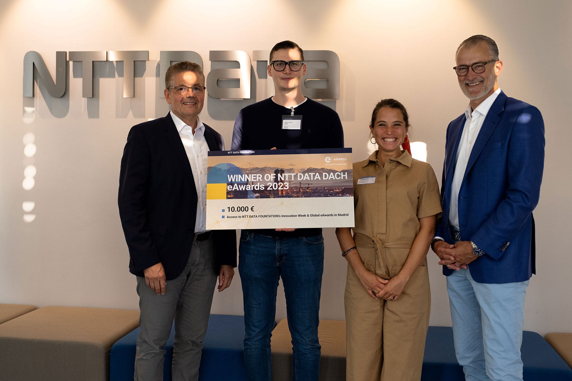 REPS gewinnt Energie aus der Schwerkraft – und die zweite Ausgabe der NTT DATA eAwards in der ...